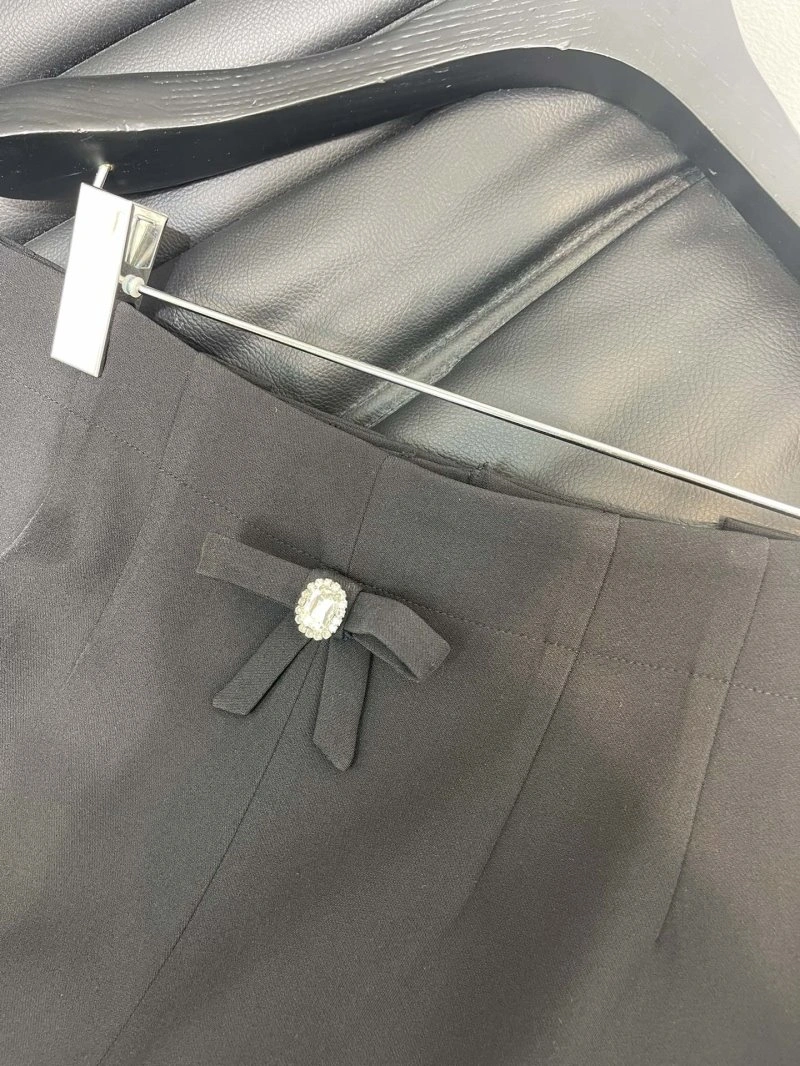 Value-priced Unclassified Brand Short Pants