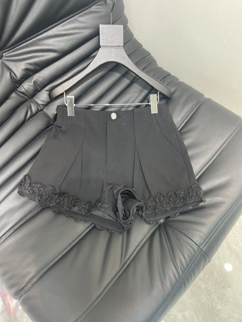 Value-priced Unclassified Brand Short Pants