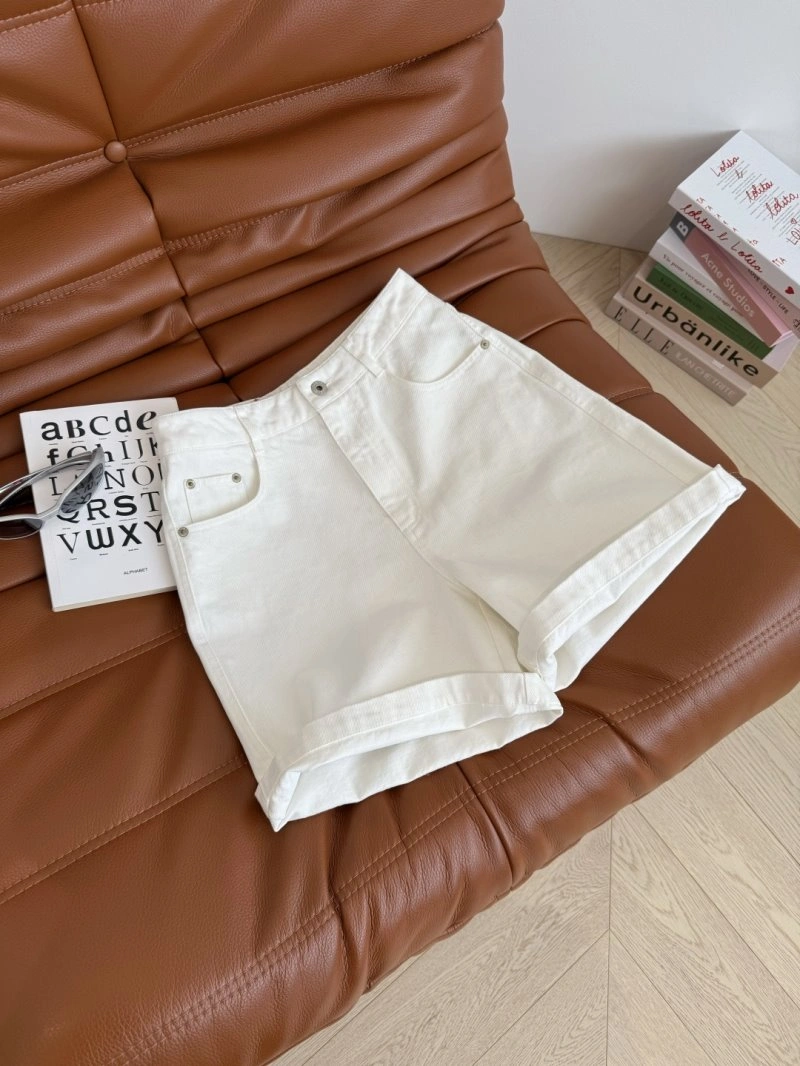 Value-priced Unclassified Brand Short Pants