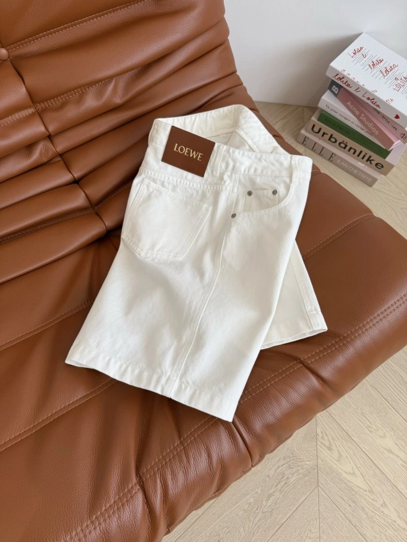 Value-priced Unclassified Brand Short Pants