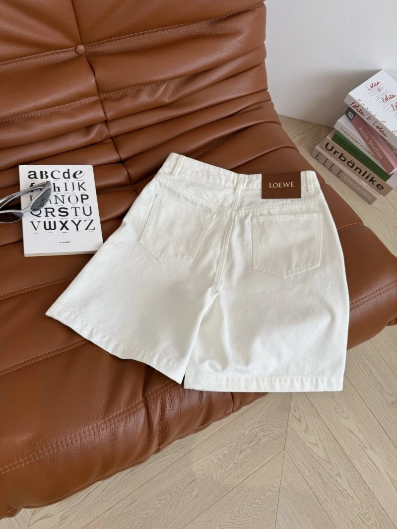 Value-priced Unclassified Brand Short Pants