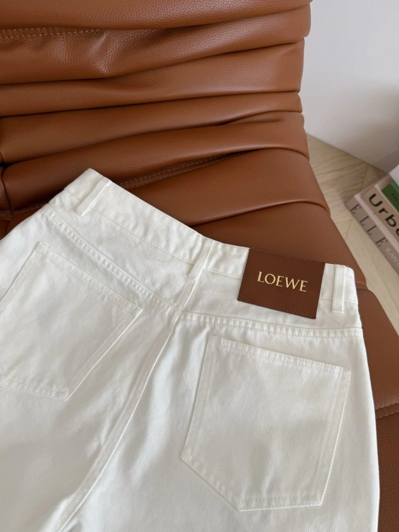 Value-priced Unclassified Brand Short Pants