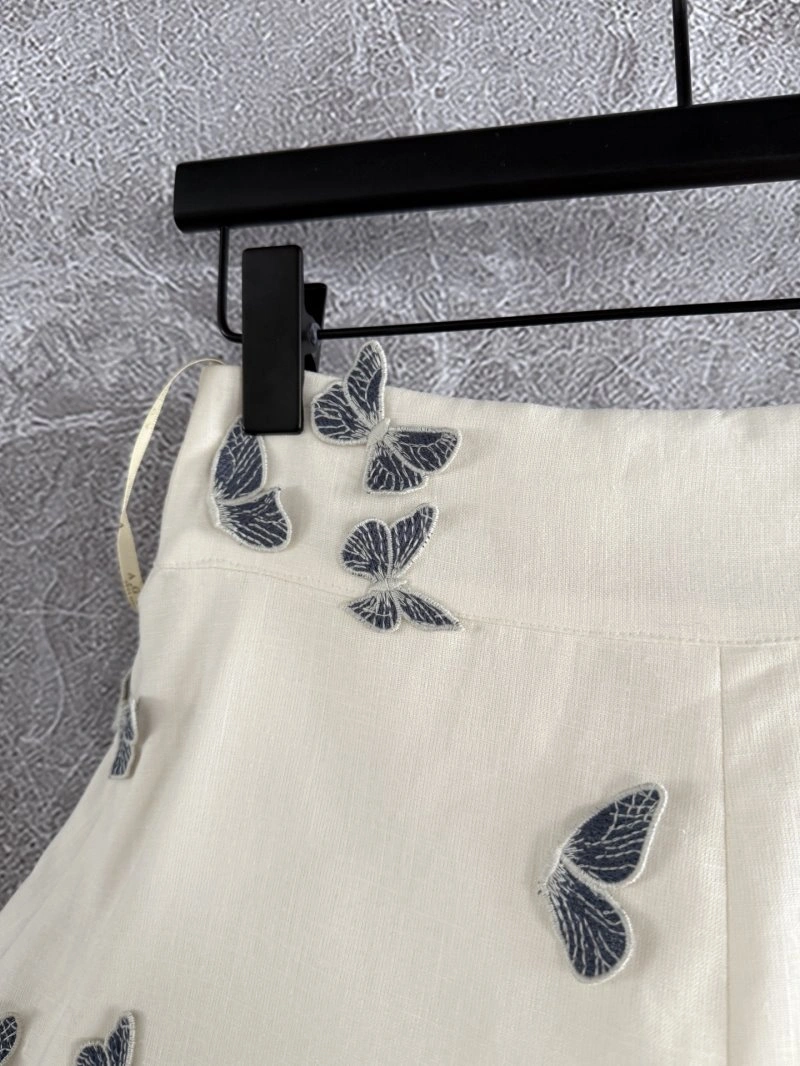Value-priced Unclassified Brand Short Pants