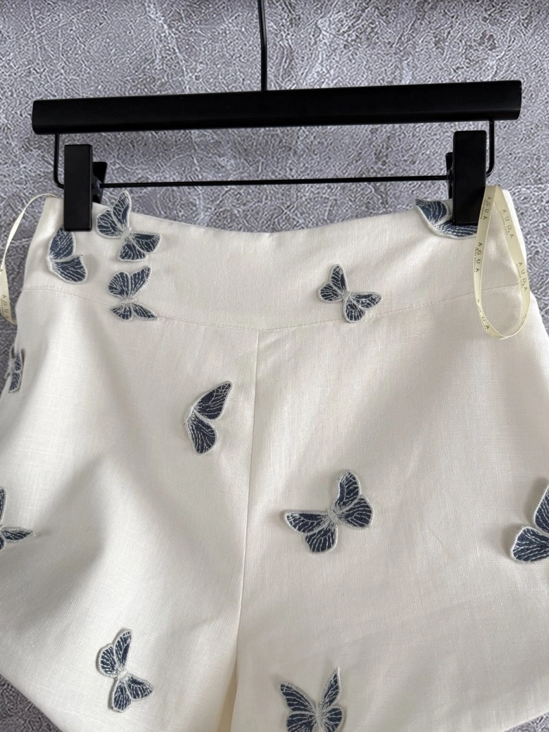 Value-priced Unclassified Brand Short Pants