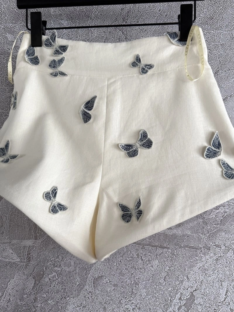 Value-priced Unclassified Brand Short Pants