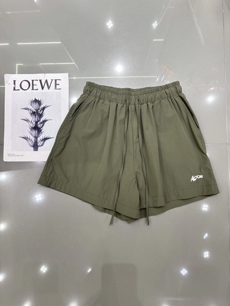 Indistinguishable Unclassified Brand Short Pants