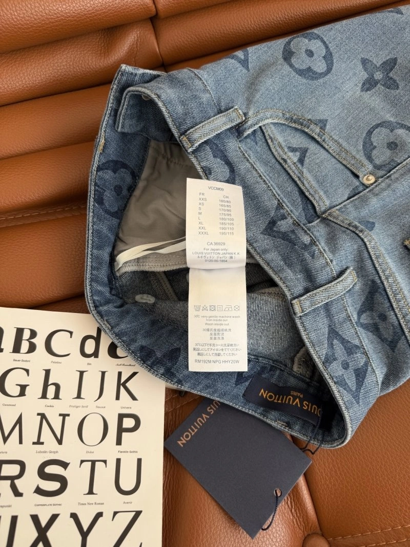 Accurate model Unclassified Brand Short Pants