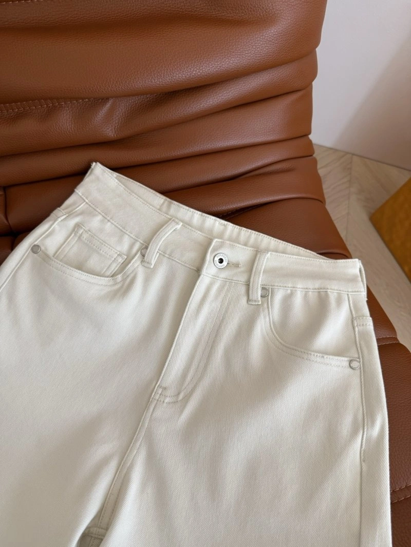 Value-priced Unclassified Brand Short Pants