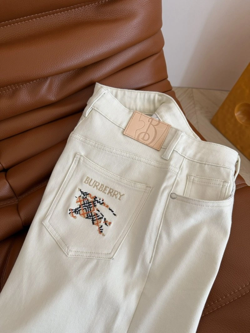 Value-priced Unclassified Brand Short Pants