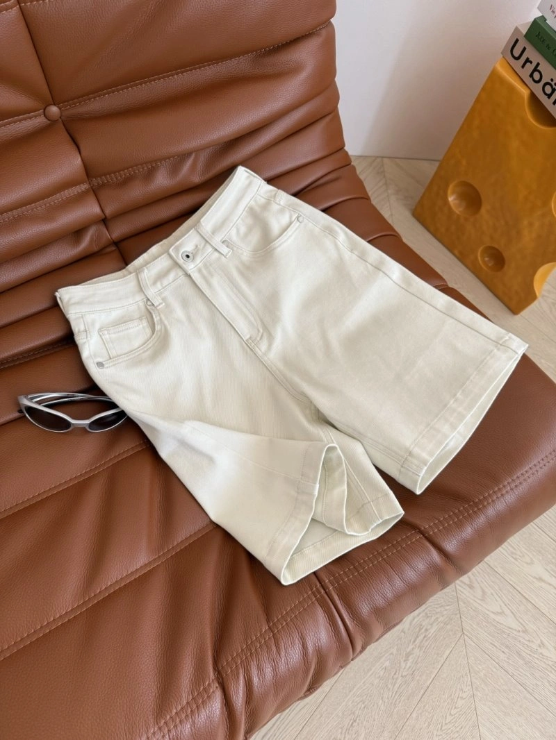 Value-priced Unclassified Brand Short Pants