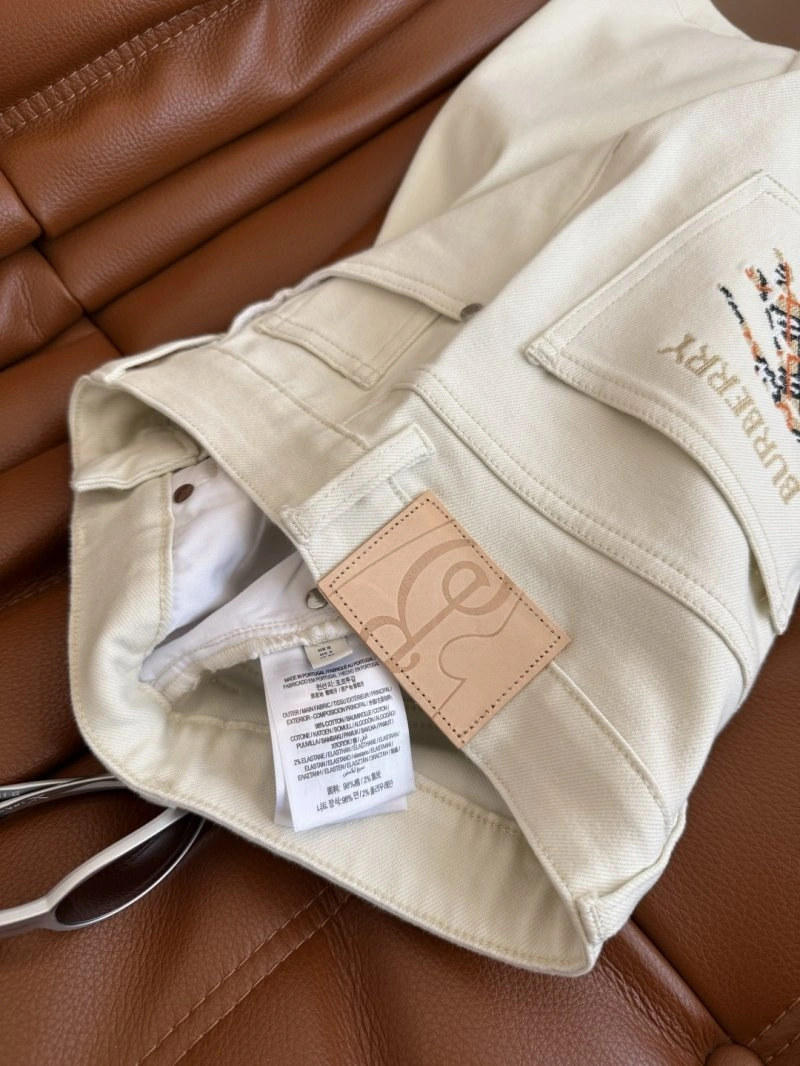 Value-priced Unclassified Brand Short Pants
