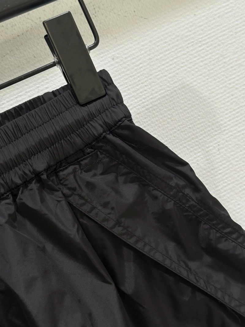 Bargain Unclassified Brand Short Pants