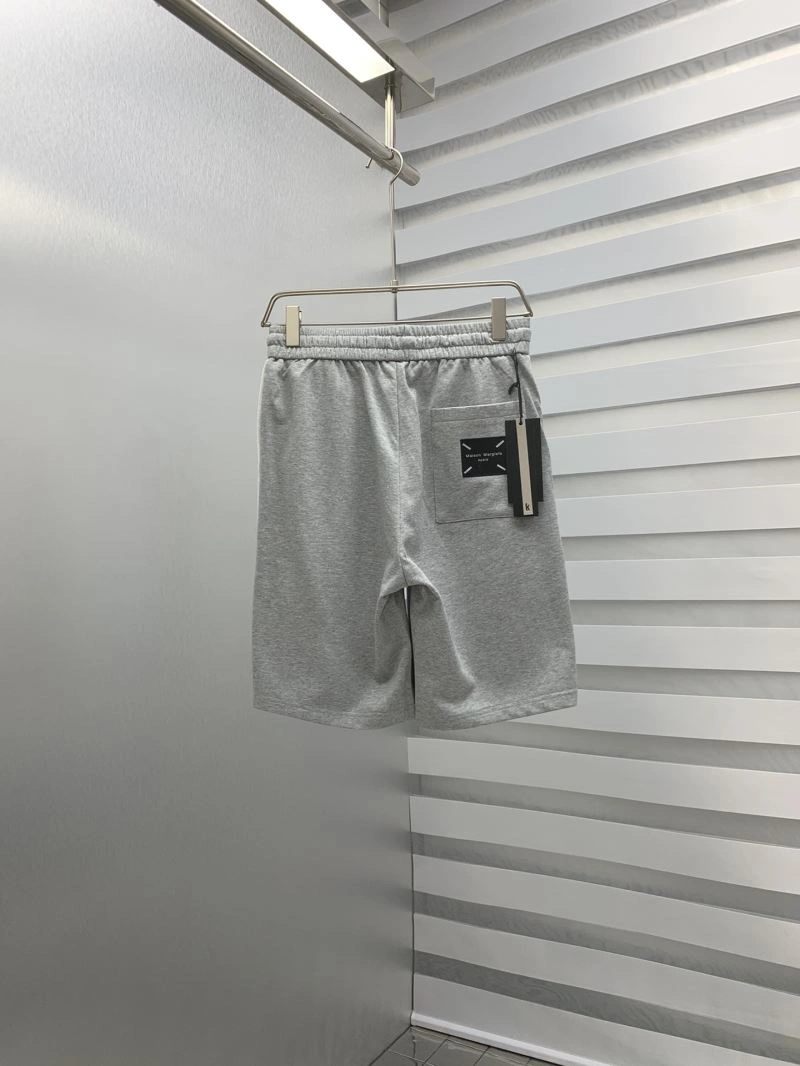 Real Unclassified Brand Short Pants