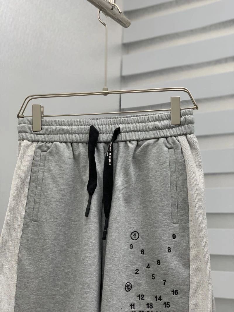 Real Unclassified Brand Short Pants