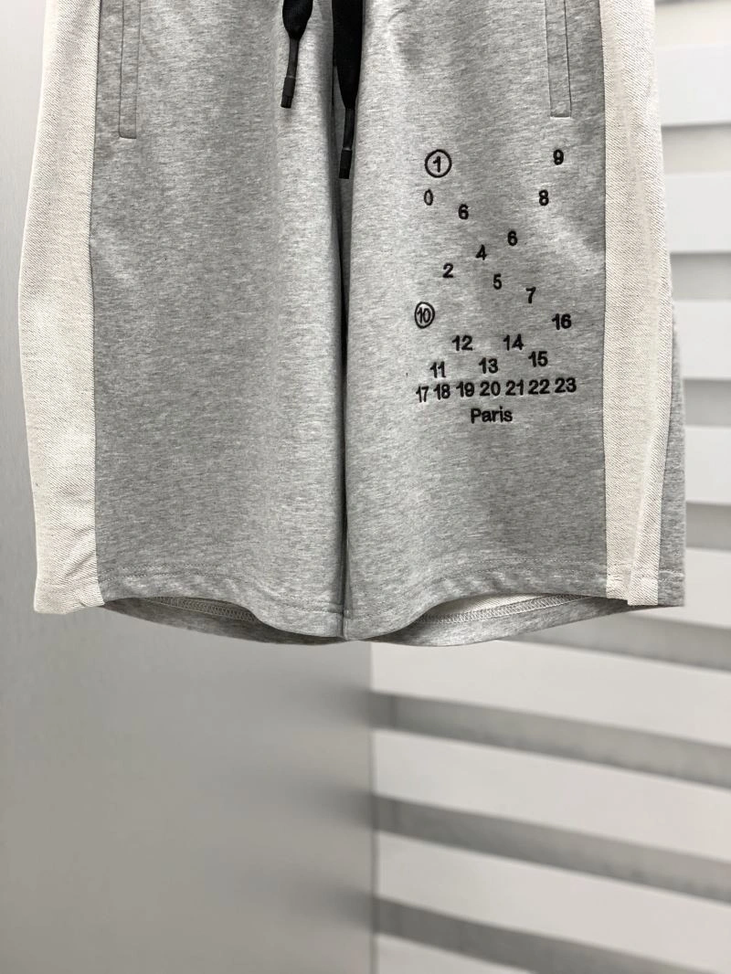 Real Unclassified Brand Short Pants