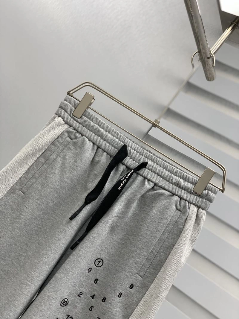 Real Unclassified Brand Short Pants