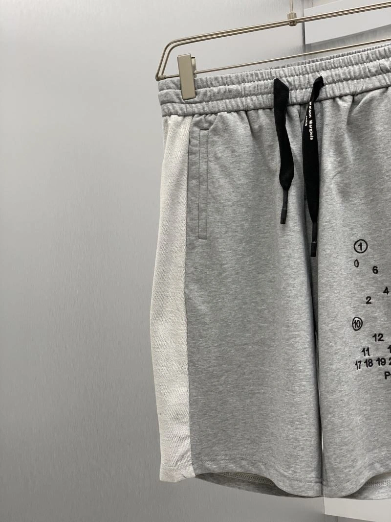 Real Unclassified Brand Short Pants