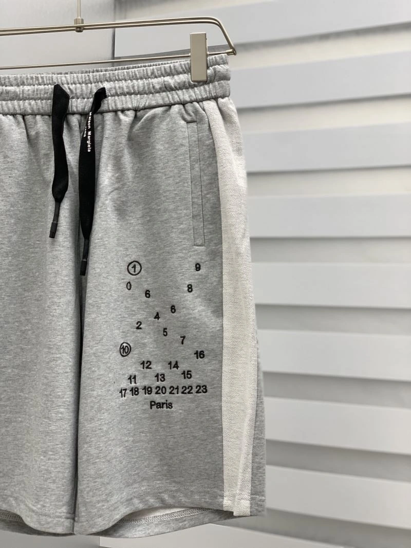 Real Unclassified Brand Short Pants