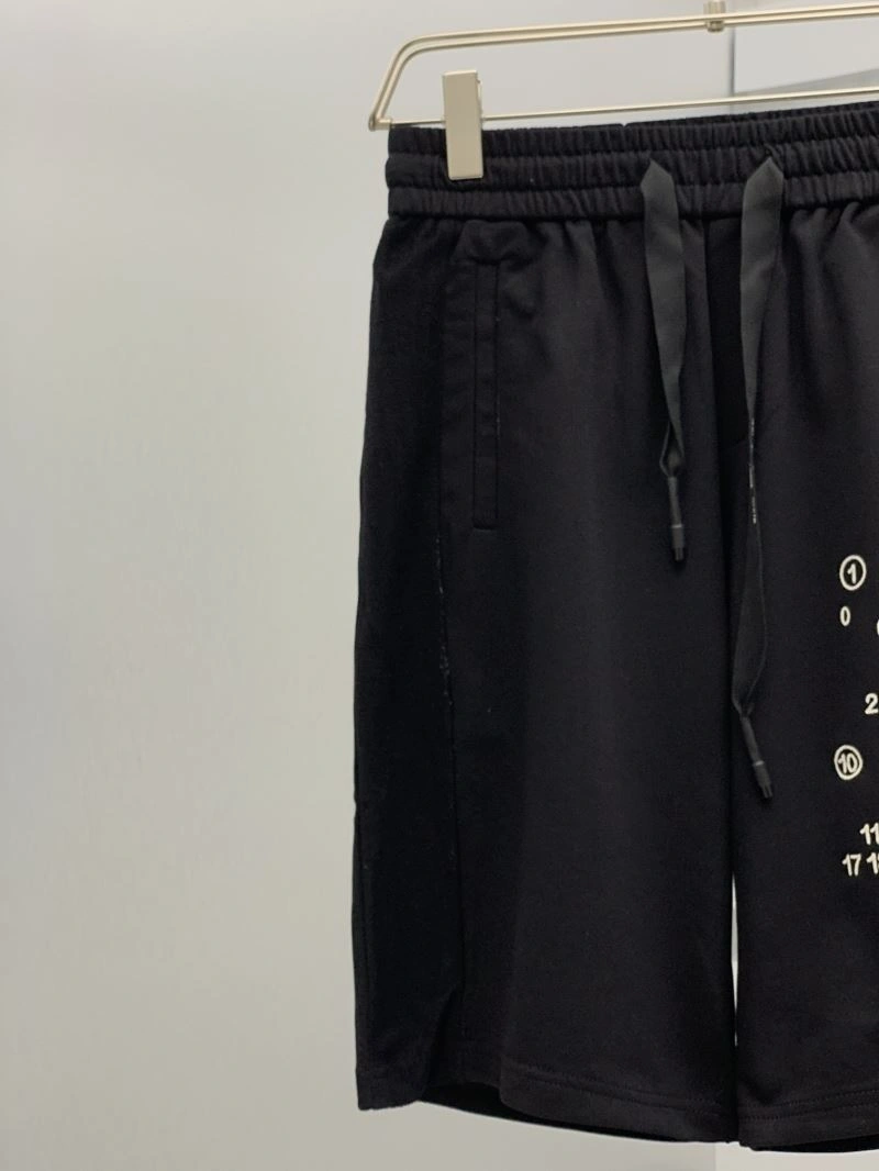 Value-priced Unclassified Brand Short Pants