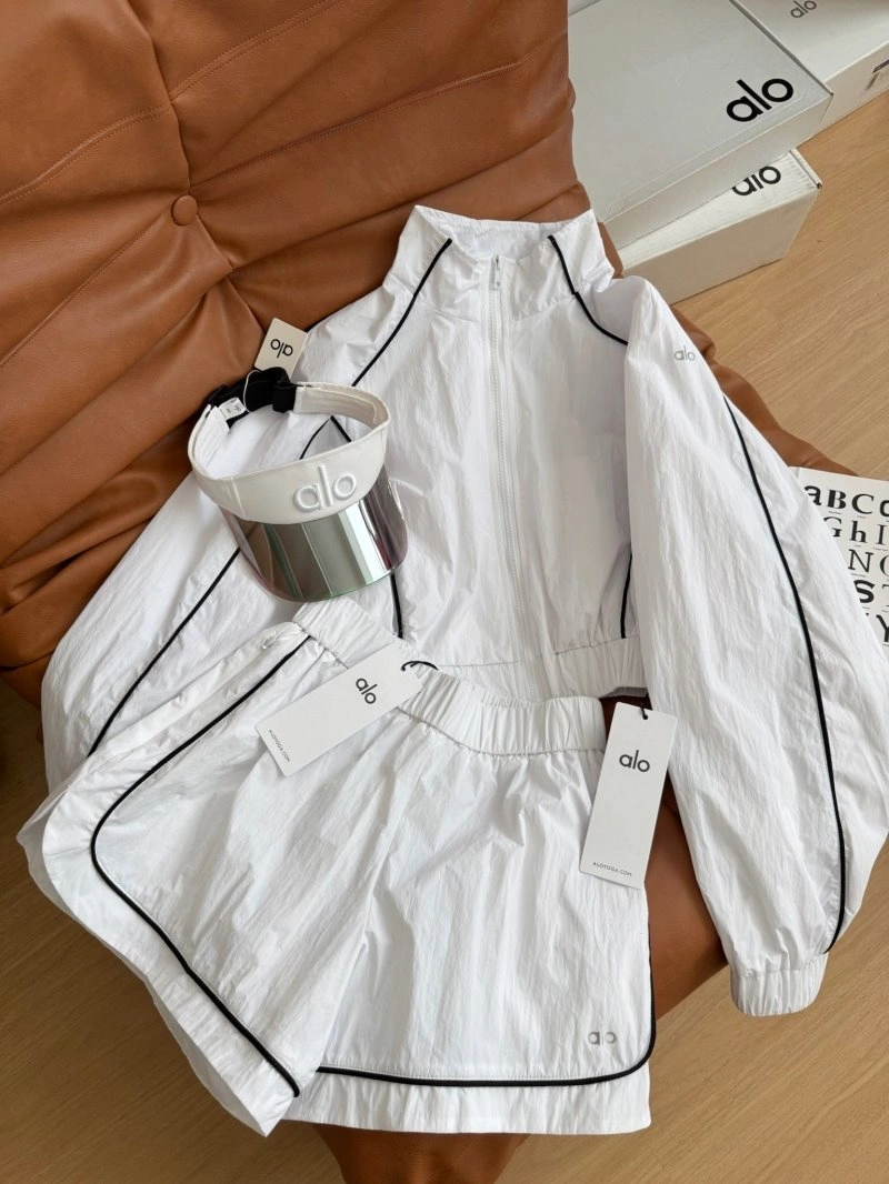 Exact replica Unclassified Brand Short Suits