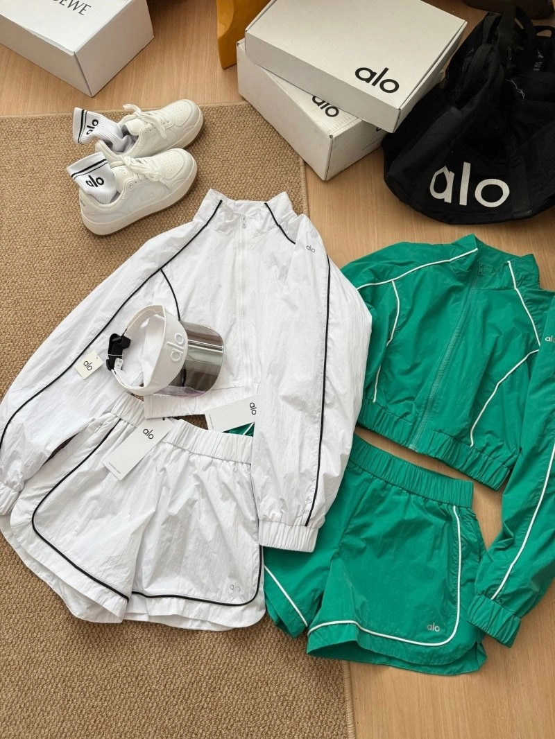 Exact replica Unclassified Brand Short Suits