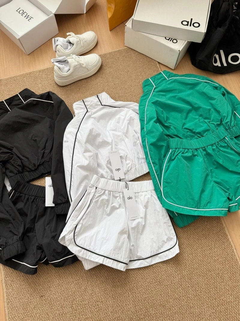 Exact replica Unclassified Brand Short Suits
