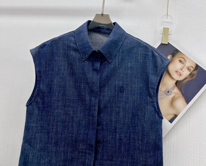 Discounted Unclassified Brand Short Suits