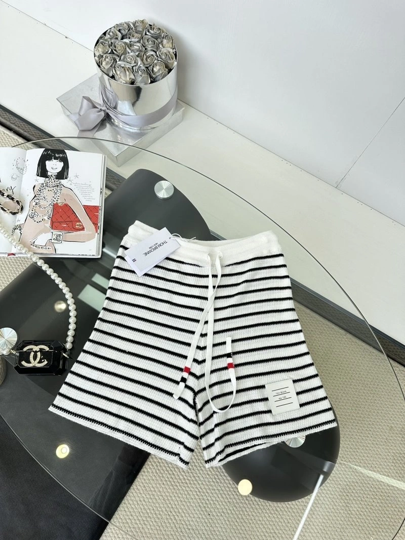 Affordable Unclassified Brand Short Suits
