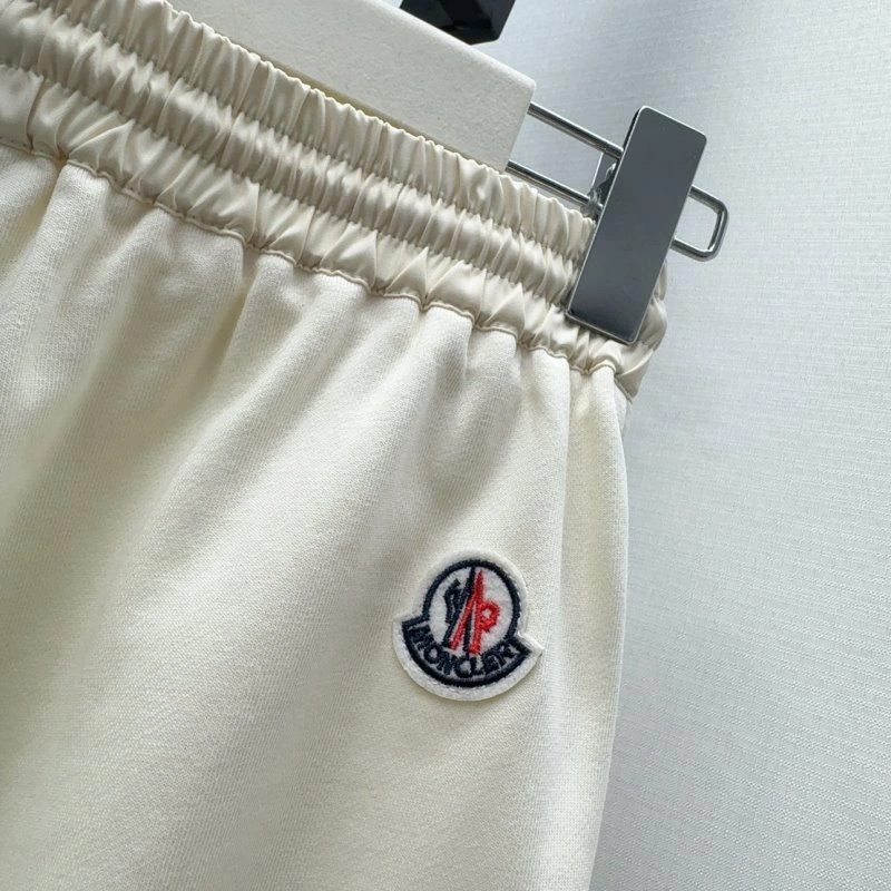 Low-cost Unclassified Brand Short Suits