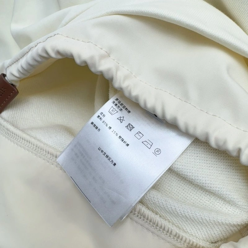Low-cost Unclassified Brand Short Suits