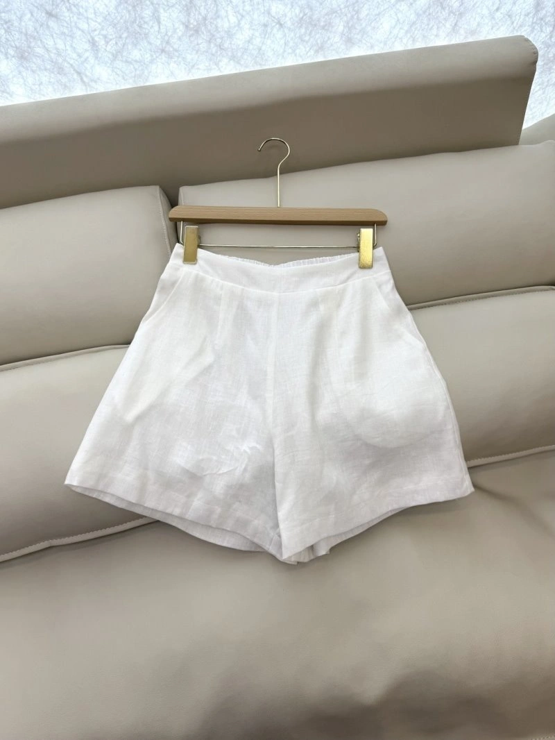 Indistinguishable Unclassified Brand Short Suits