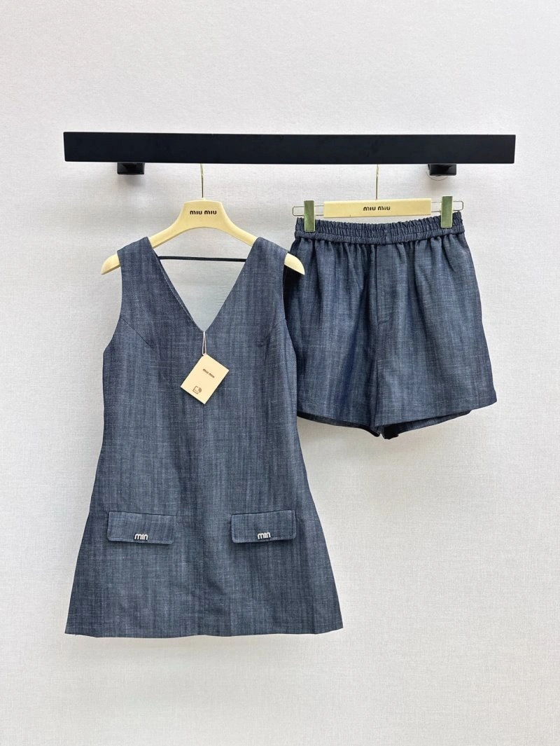 Precise copy Unclassified Brand Short Suits