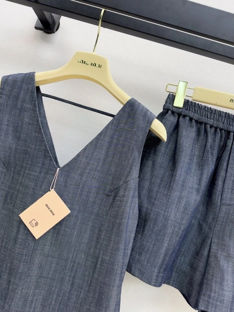 Precise copy Unclassified Brand Short Suits