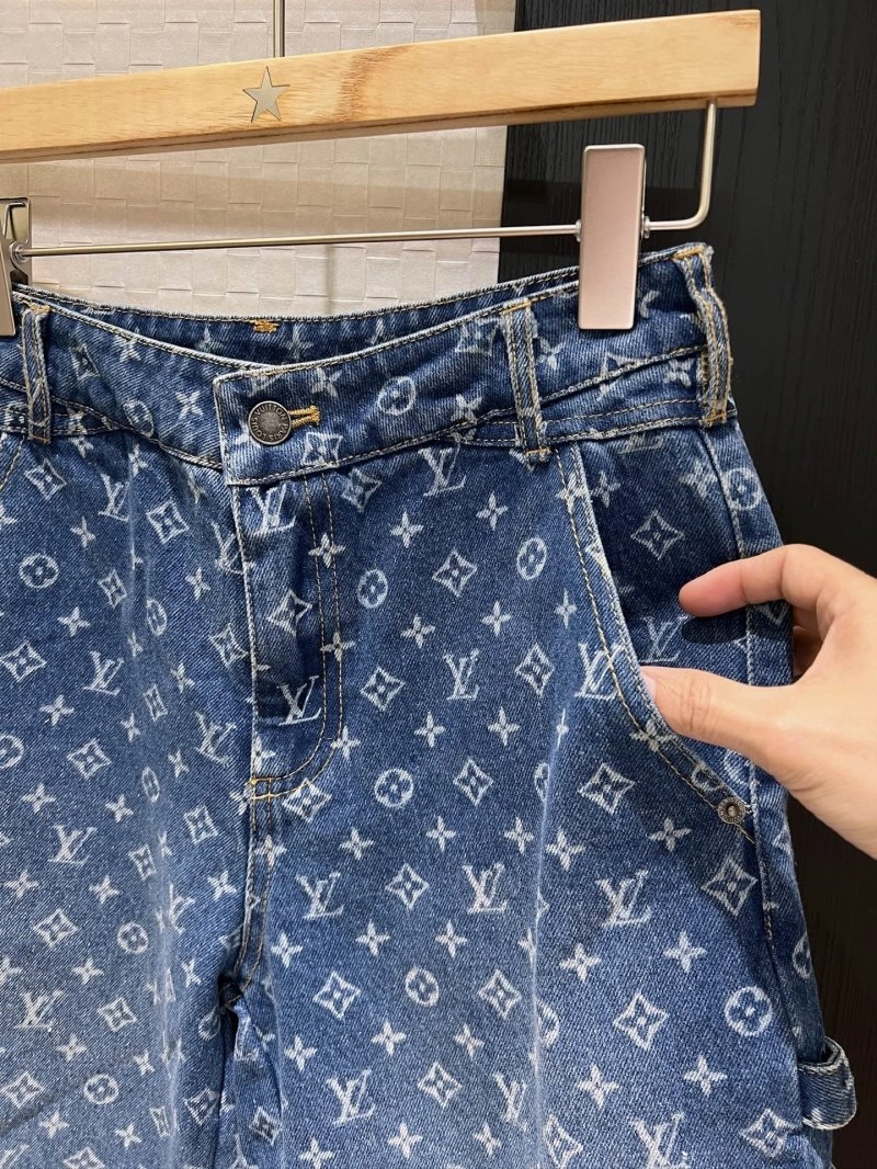 Legit Unclassified Brand Short Suits
