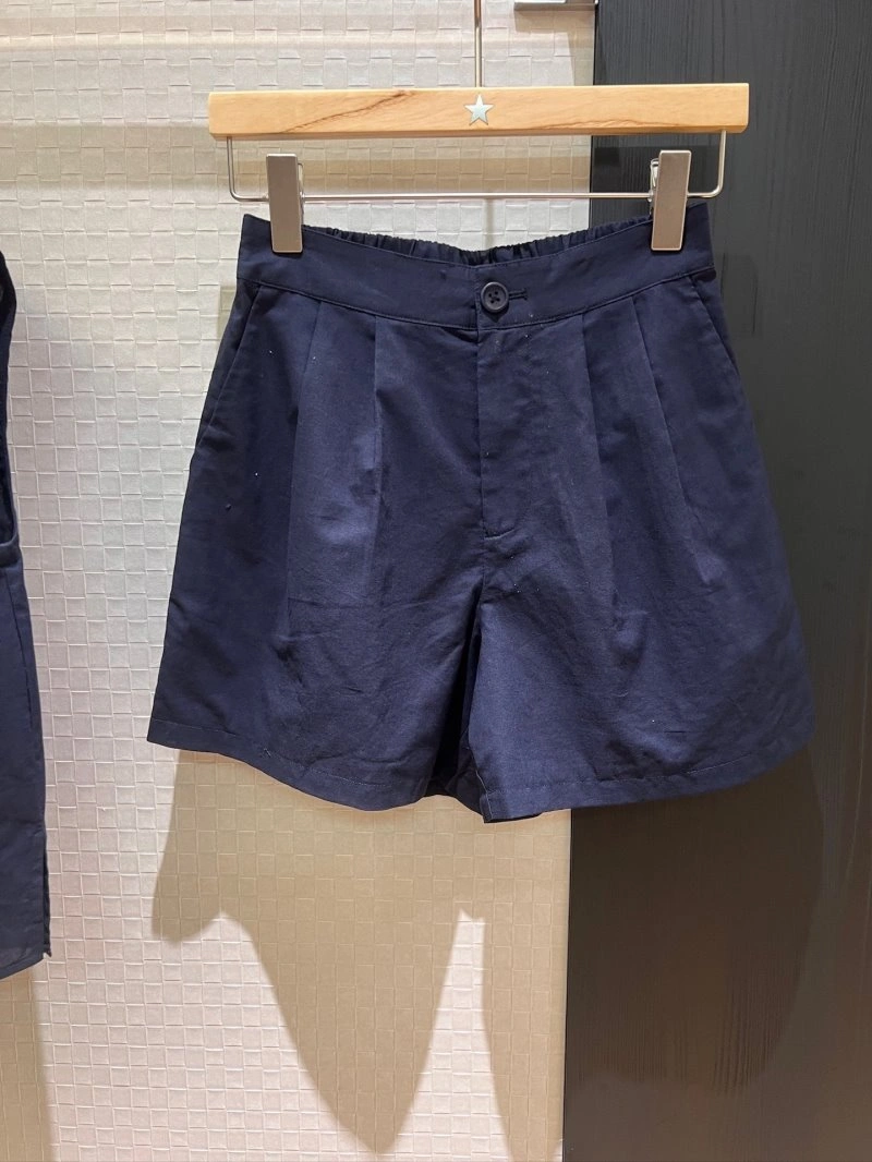 Value-priced Unclassified Brand Short Suits