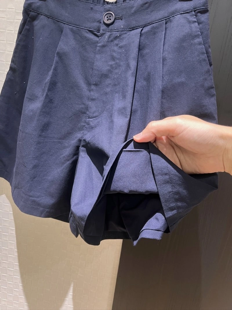 Value-priced Unclassified Brand Short Suits