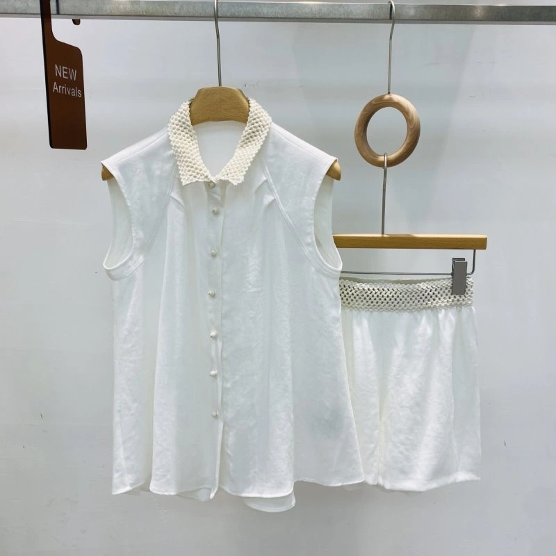 Discounted Unclassified Brand Short Suits