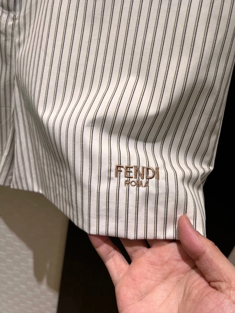 High fidelity Unclassified Brand Short Suits