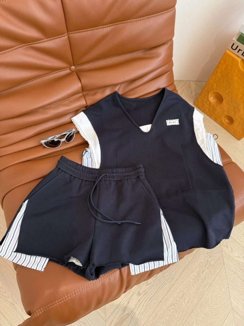 Legit Unclassified Brand Short Suits