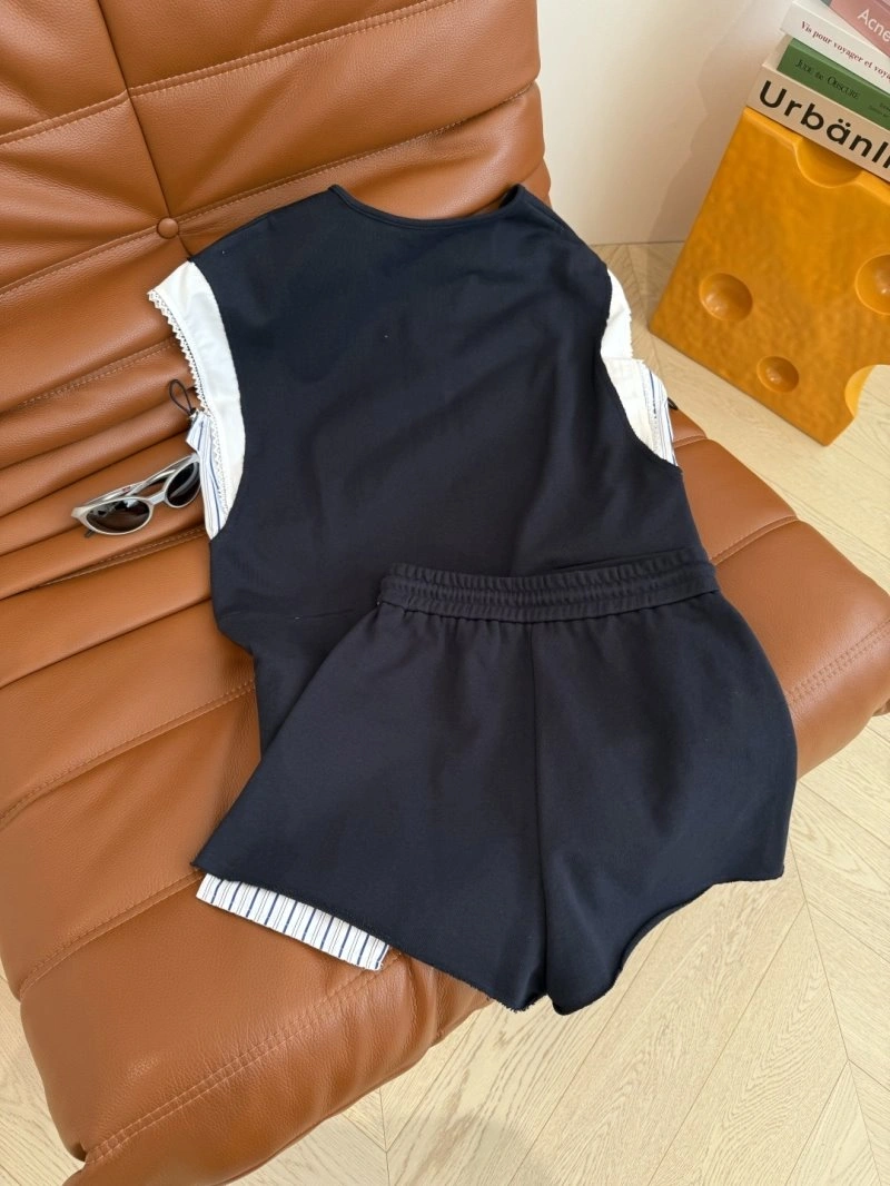 Legit Unclassified Brand Short Suits