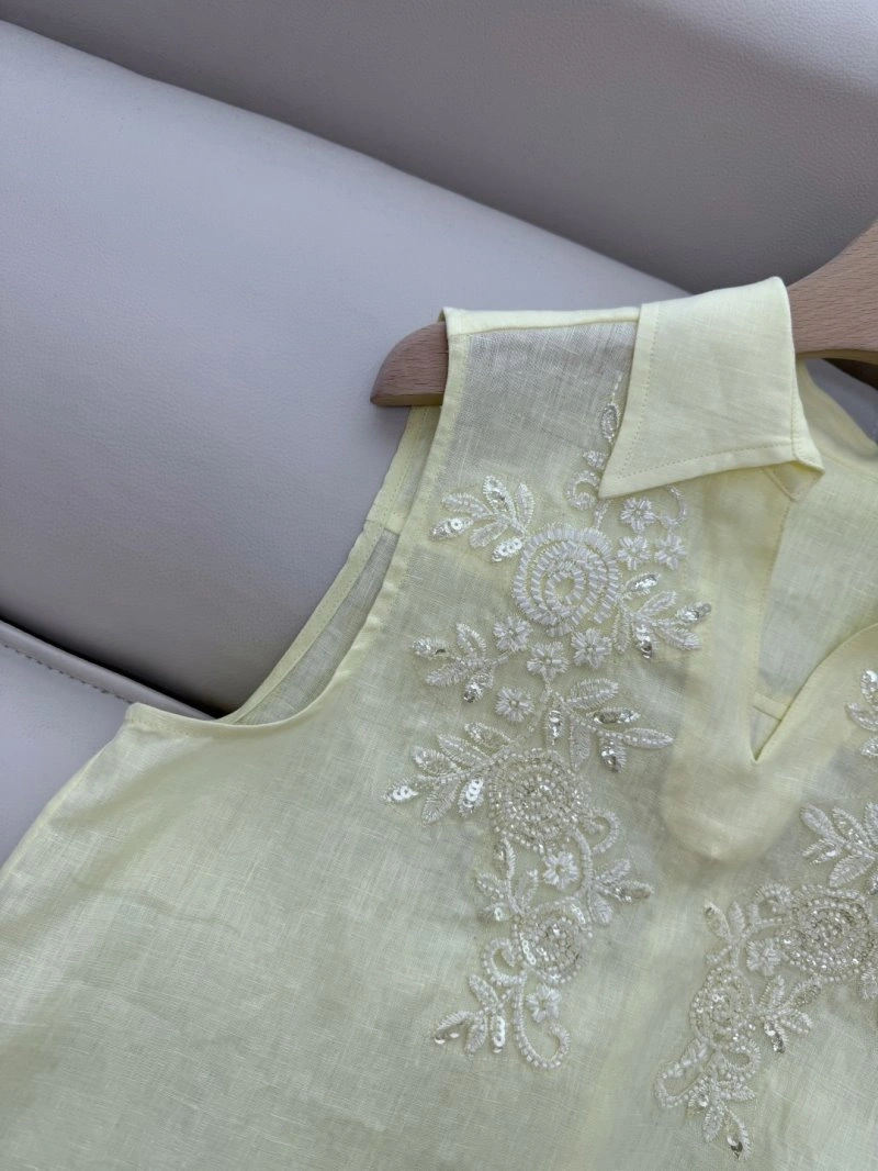 Indistinguishable Unclassified Brand Short Suits