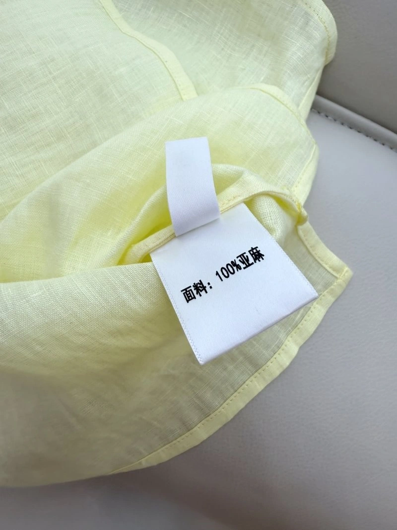 Indistinguishable Unclassified Brand Short Suits