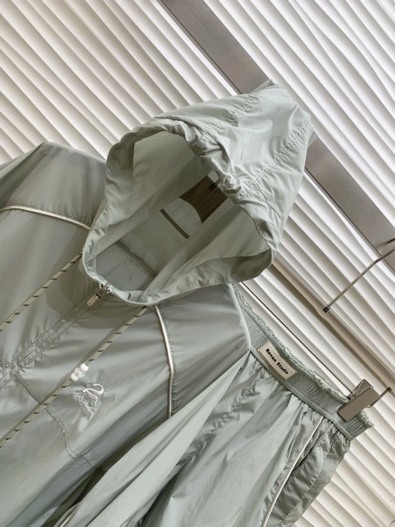 High fidelity Unclassified Brand Short Suits
