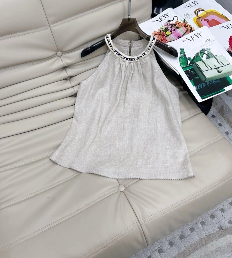 Indistinguishable Unclassified Brand Short Suits
