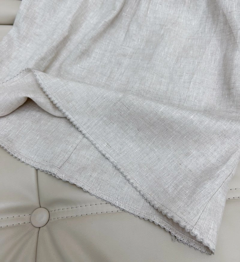 Indistinguishable Unclassified Brand Short Suits