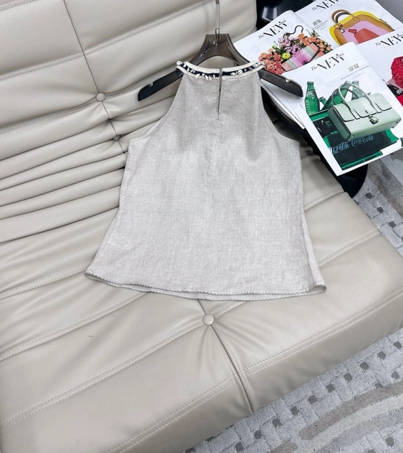 Indistinguishable Unclassified Brand Short Suits