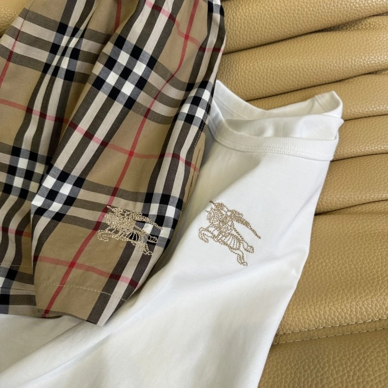 Discounted Unclassified Brand Short Suits