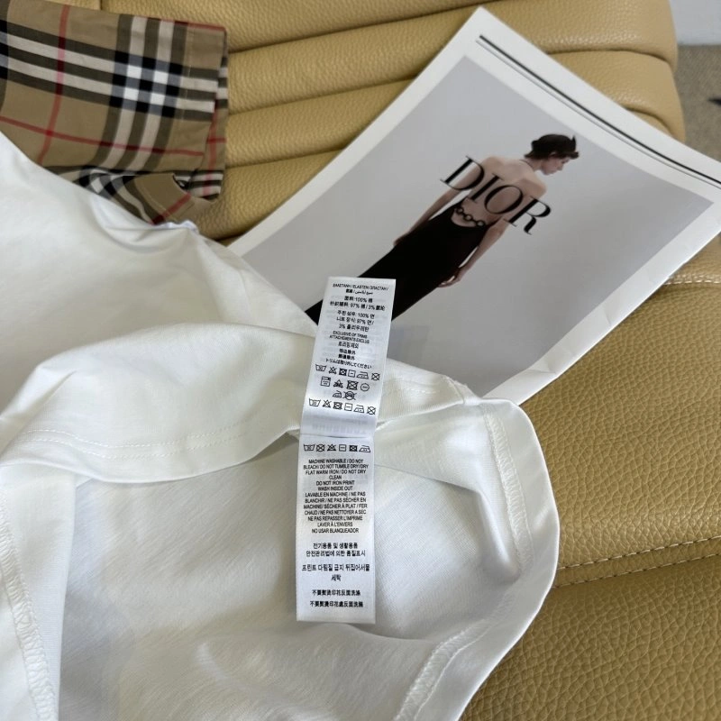 Discounted Unclassified Brand Short Suits