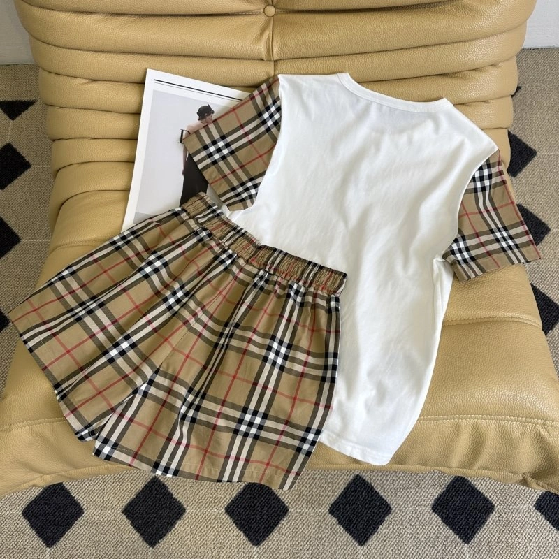 Discounted Unclassified Brand Short Suits