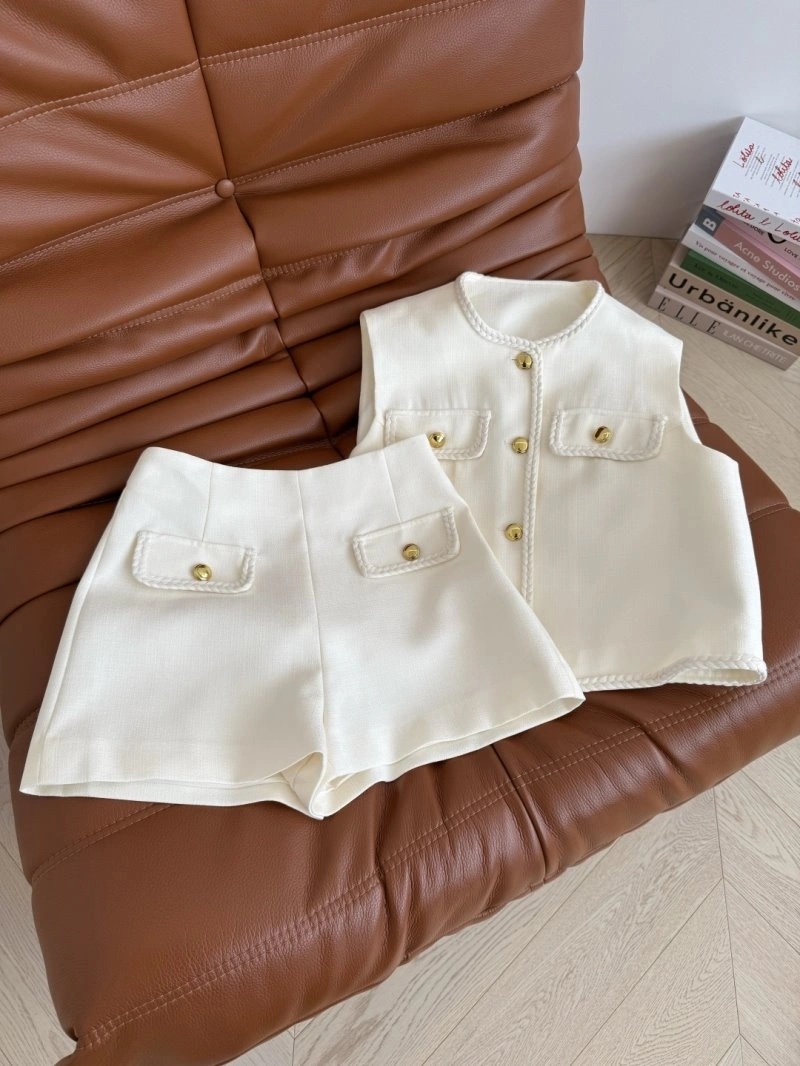 Bargain Unclassified Brand Short Suits